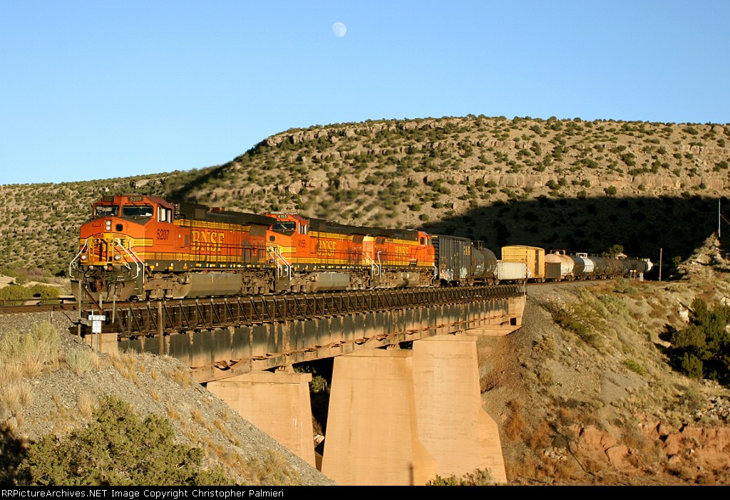BNSF 5207